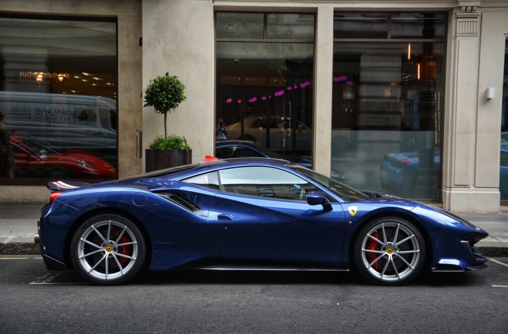 Blue Ferrari 488 Pista spotted in London(2160x1419) - EVSHIFT