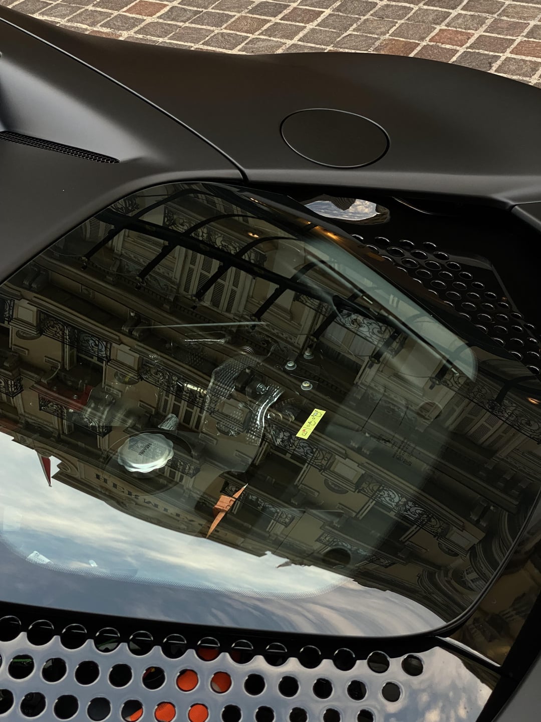 [Ferrari SF90] Probably the cleanest I’ve ever seen, in Monaco. - EVSHIFT