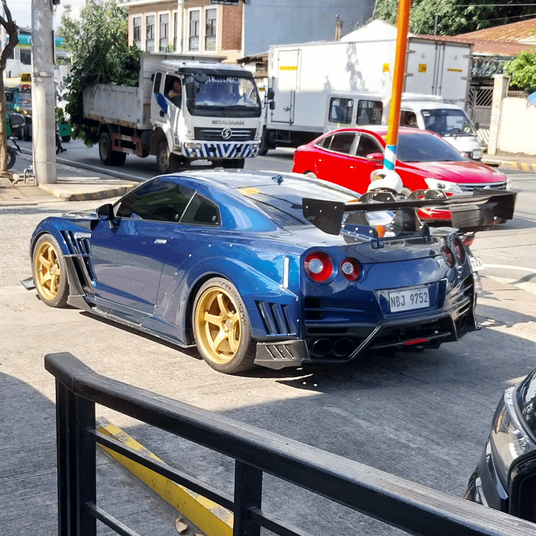 Spotted a [Nissan R35] at a bank in the Philippines - EVSHIFT