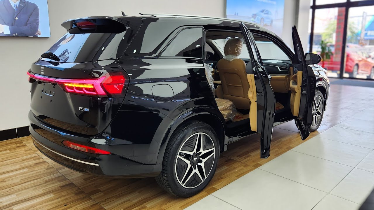 All New 2024 DFSK FENGON E5 Plug in Hybrid SUV 7 seater - Black Color ...