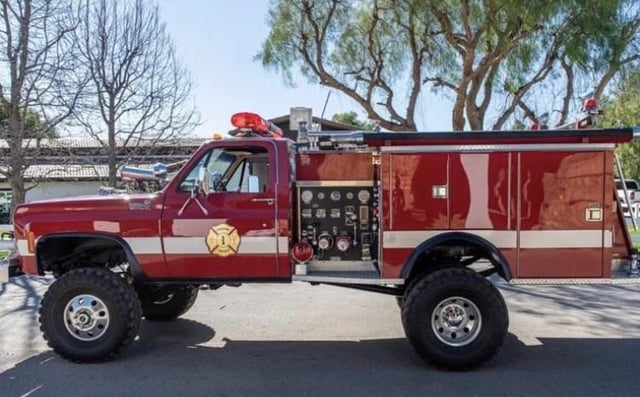 Lifted fire truck - EVSHIFT