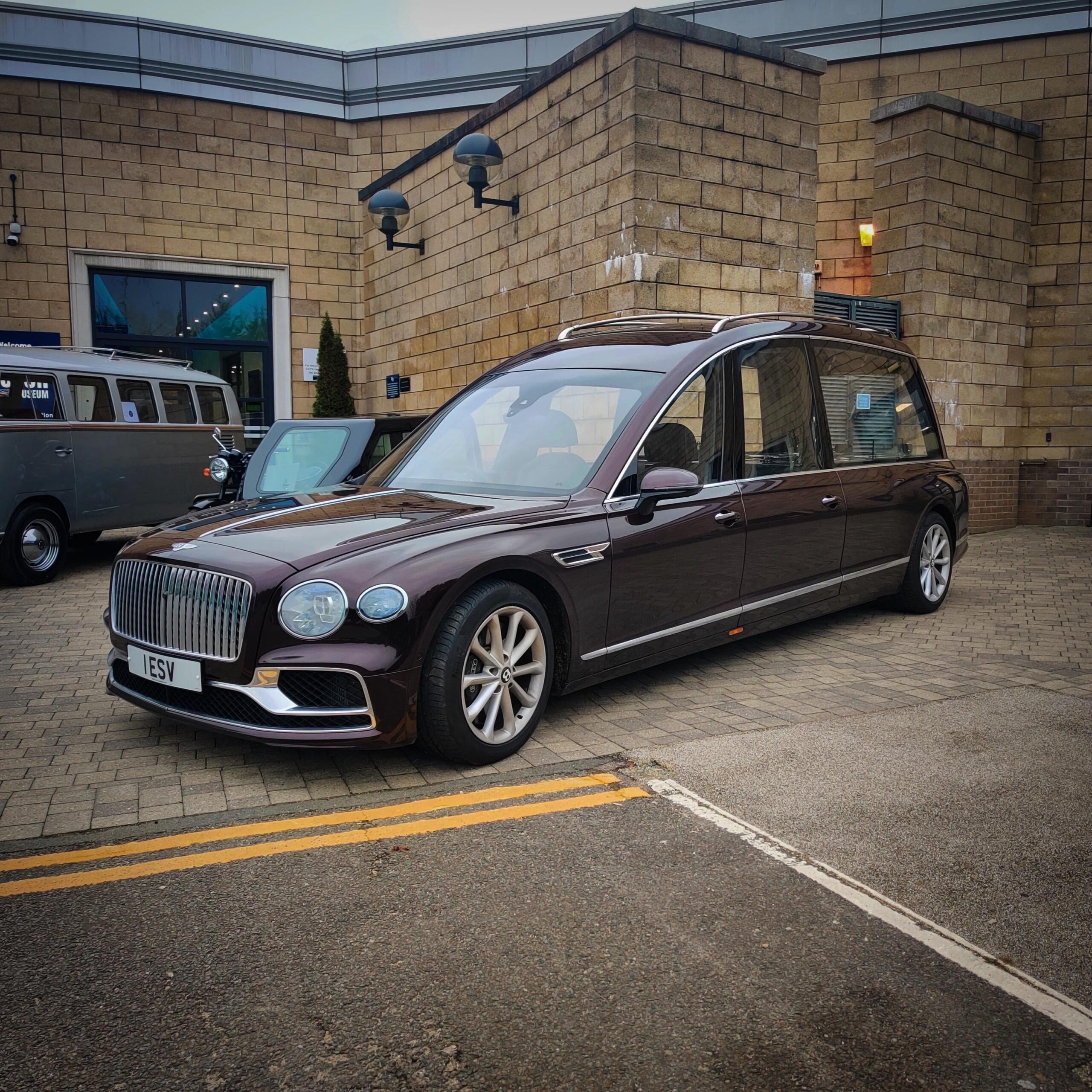 [Bentley Flying Spur] hearse conversion - EVSHIFT