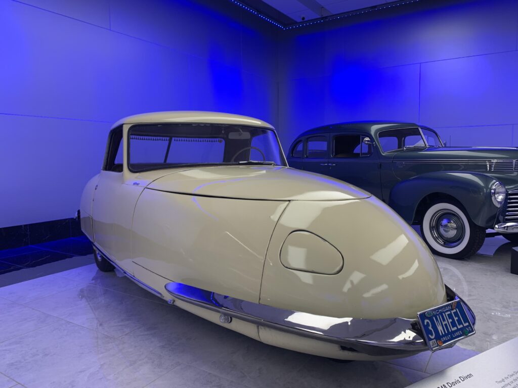 1948 Davis Divan in Museum - EVSHIFT