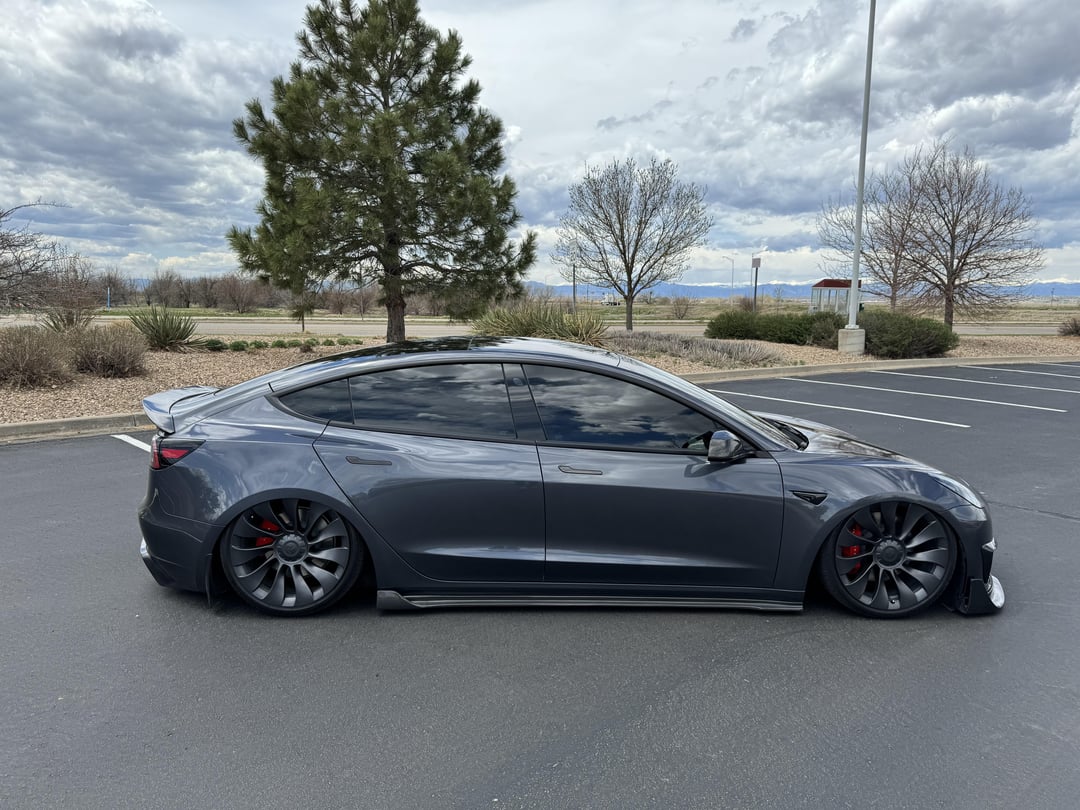 ‘23 Tesla Model 3 Performance - EVSHIFT