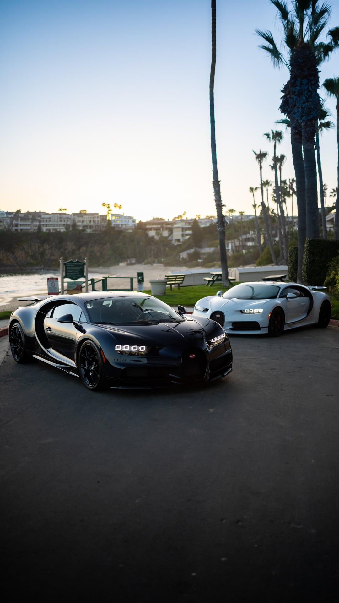 Spotted a couple [Bugatti Chiron] going down to the beach for a photo ...