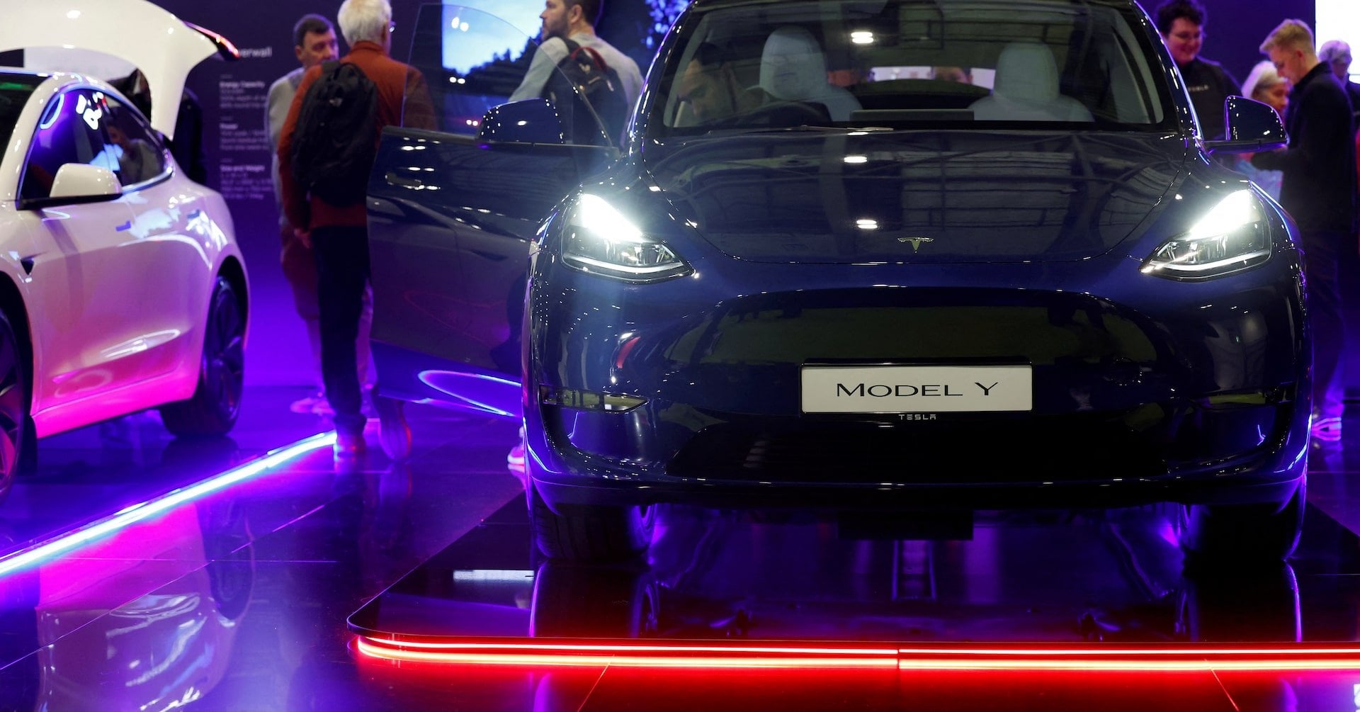 Tesla slashes Model Y production in Shanghai, data shows - EVSHIFT