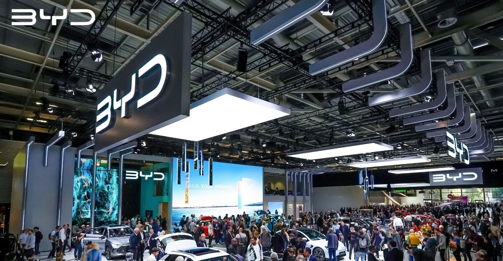 BYD released Qin L, the first car using its 5th gen PHEV powertrain ...