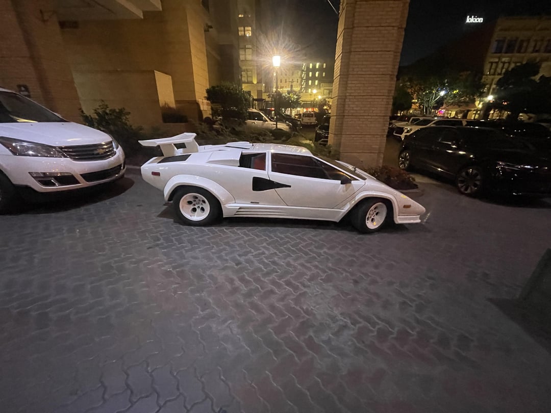 [1988 Lamborghini Countach] - EVSHIFT