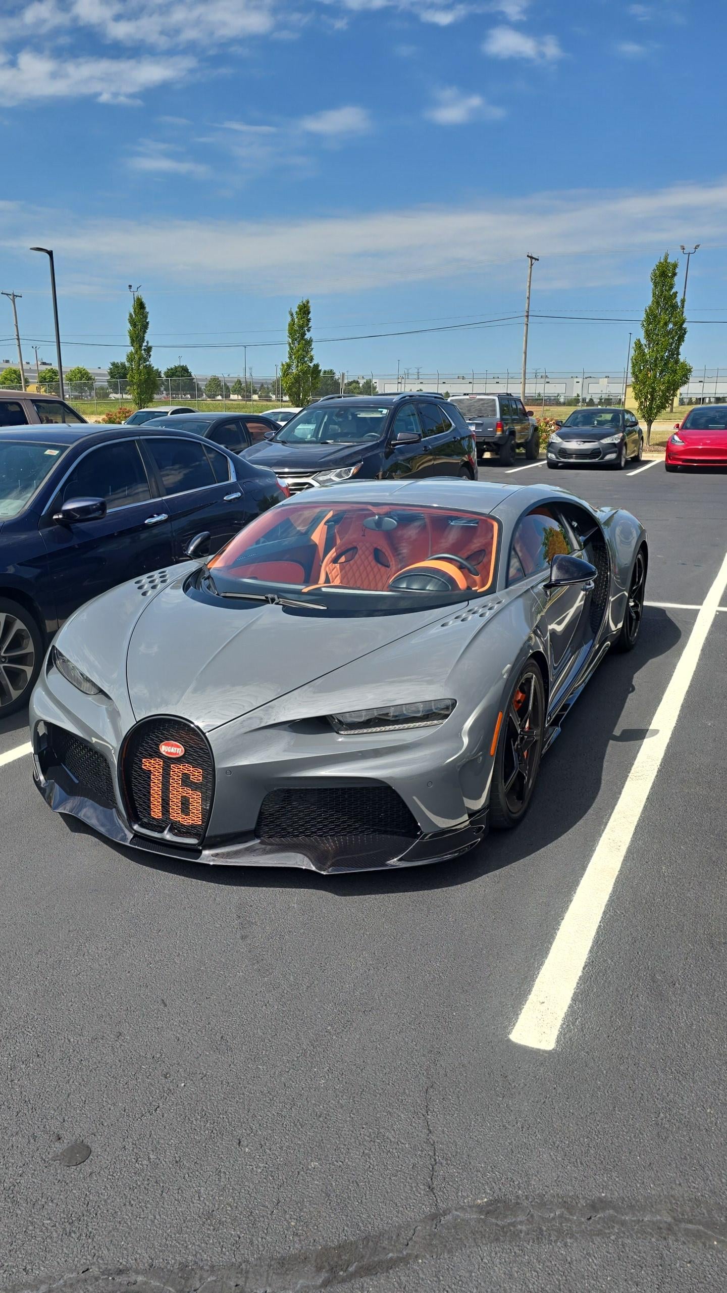 [Bugatti Chiron SS] spotted in parking lot - EVSHIFT