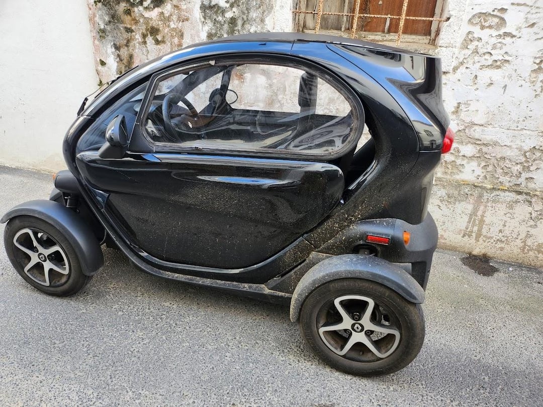 Renault Twizy - electric quadricycle - EVSHIFT
