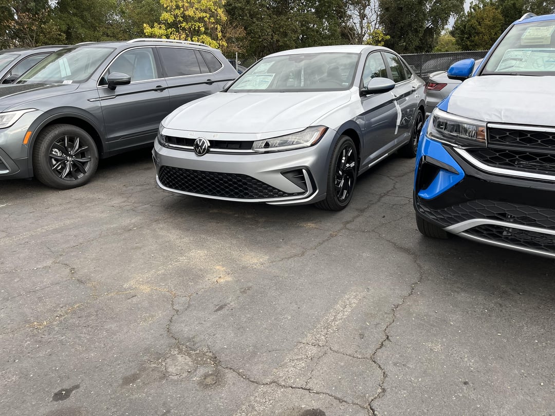 The 2025 Jetta looks... good? what world do we live in... - EVSHIFT