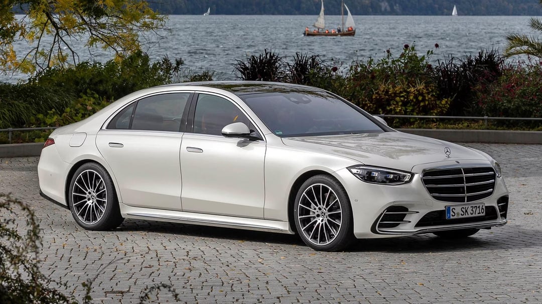 You’re in the market for Flagship sedan. What would you get and why ...