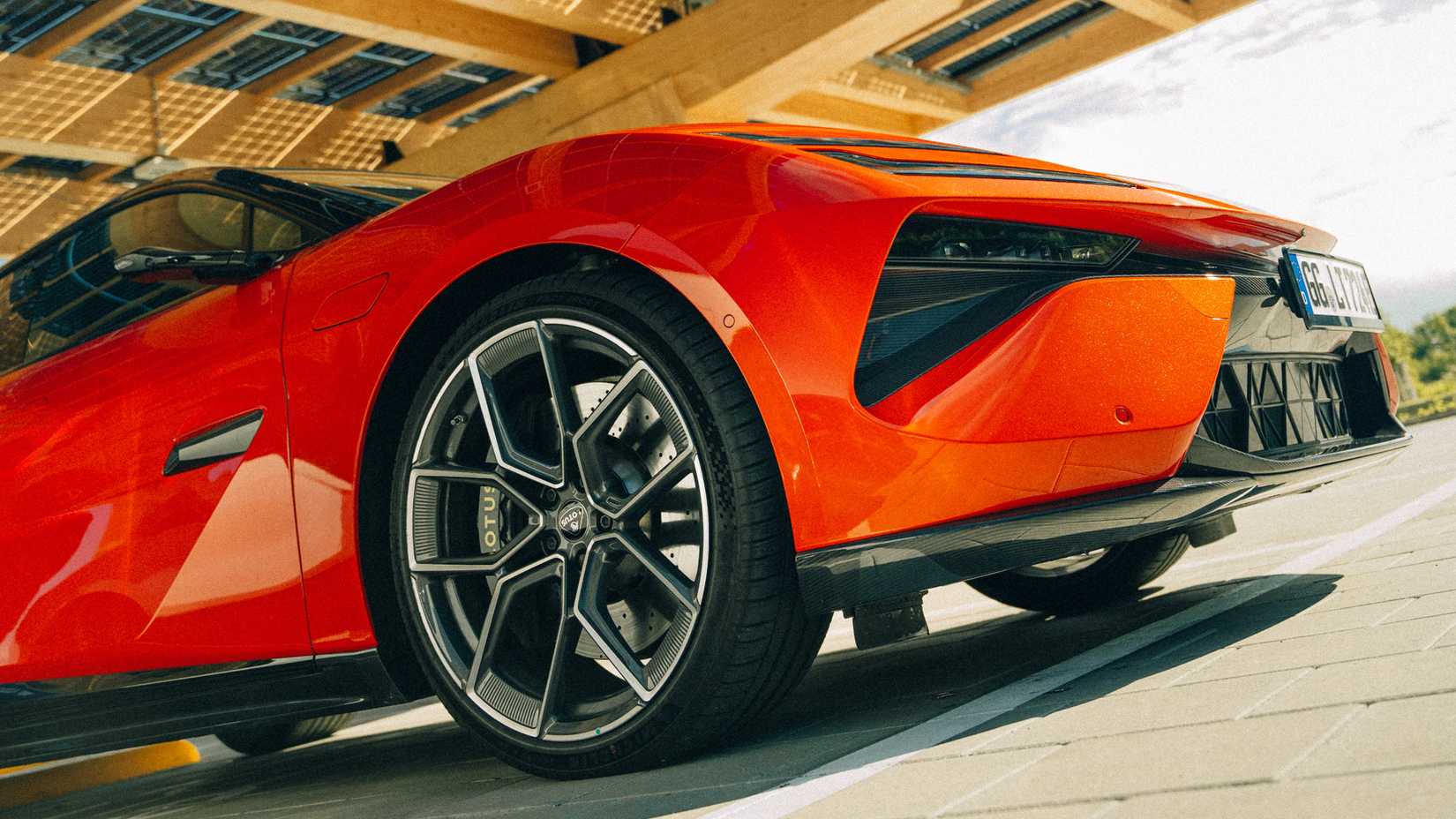 Lotus Breaks Its Own Record For Ultra-Fast-Charging With Emeya Hyper-GT ...