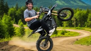 This NEW E-Bike Is Insane | Altis Delta - EVSHIFT