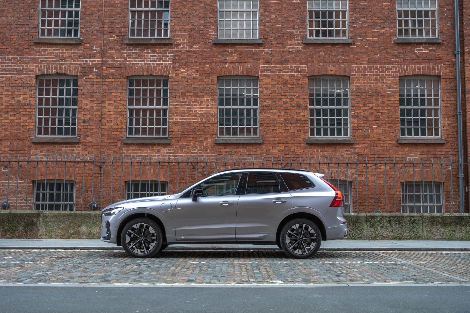 Volvo XC60 review – classy and refined plug-in hybrid… - EVSHIFT