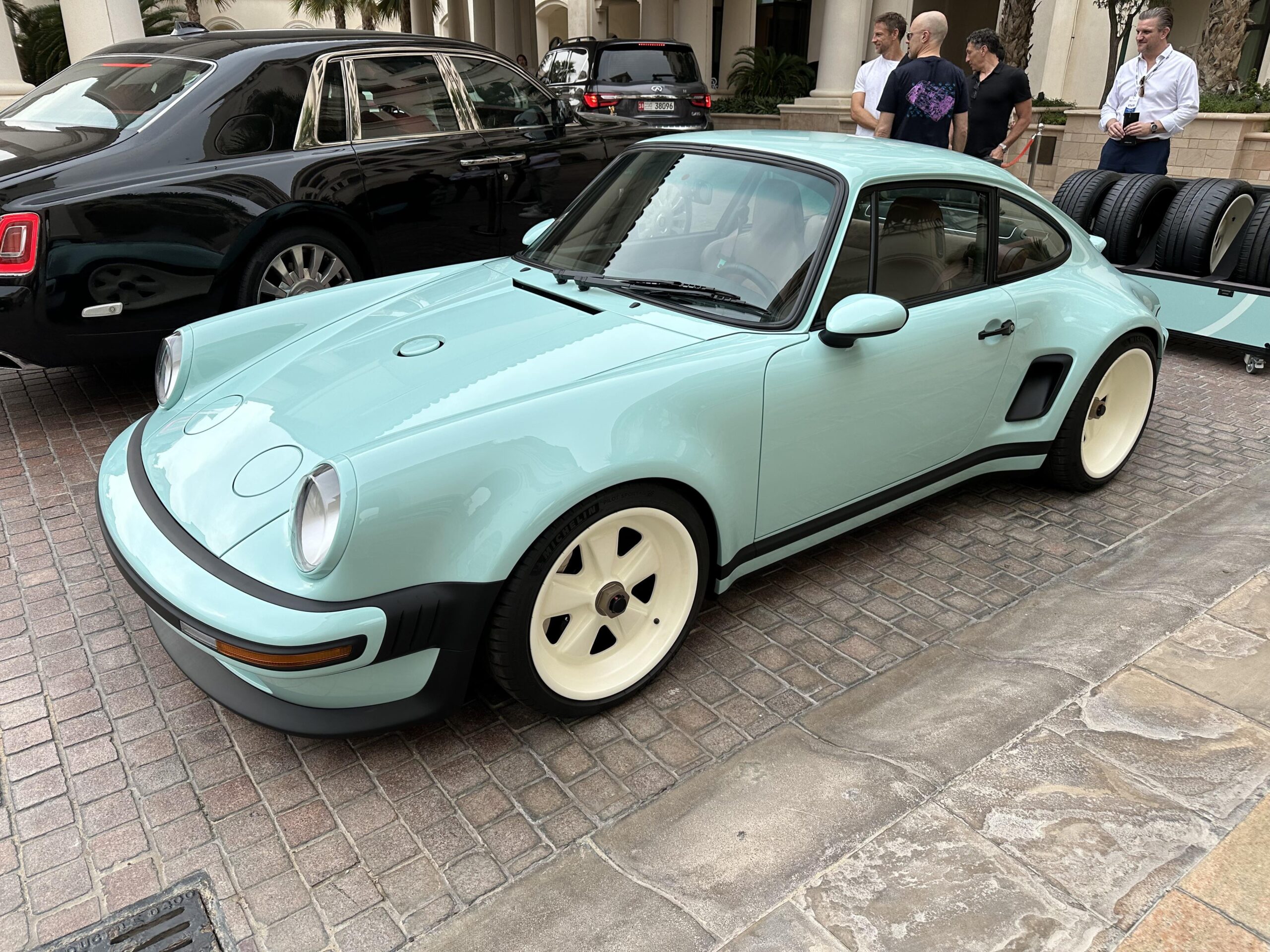 Singer [Porsche 911] - EVSHIFT