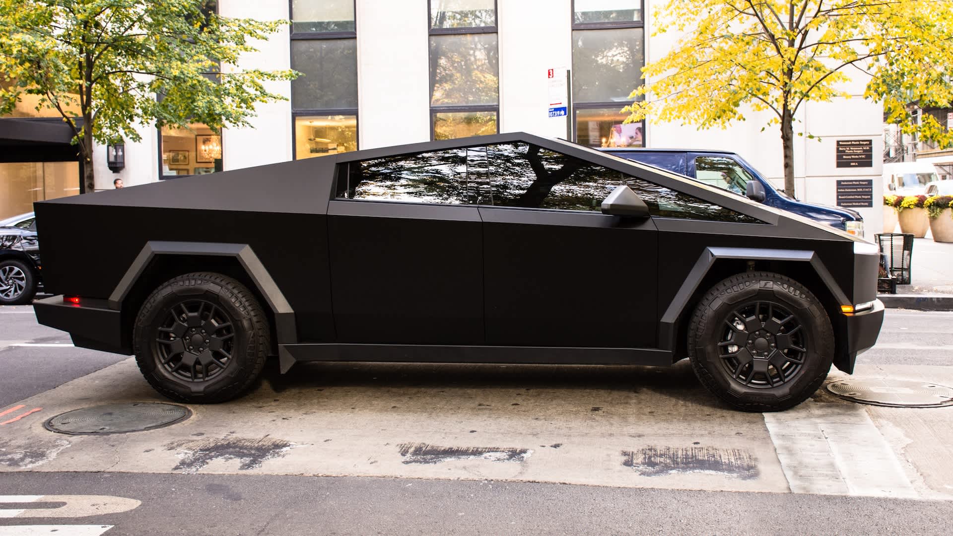 Tesla faces backlash over issues with allegedly 'indestructible ...