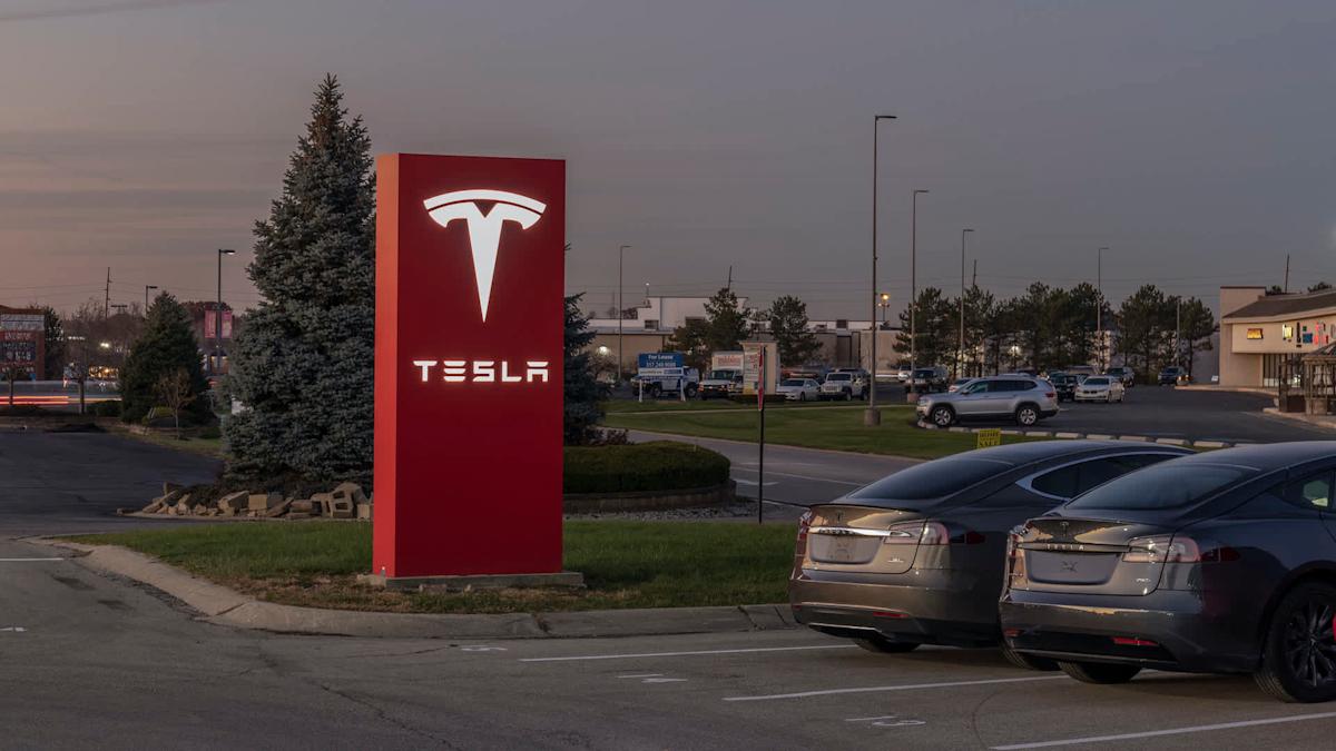 'Can now visualize Tesla's shift' - EVSHIFT