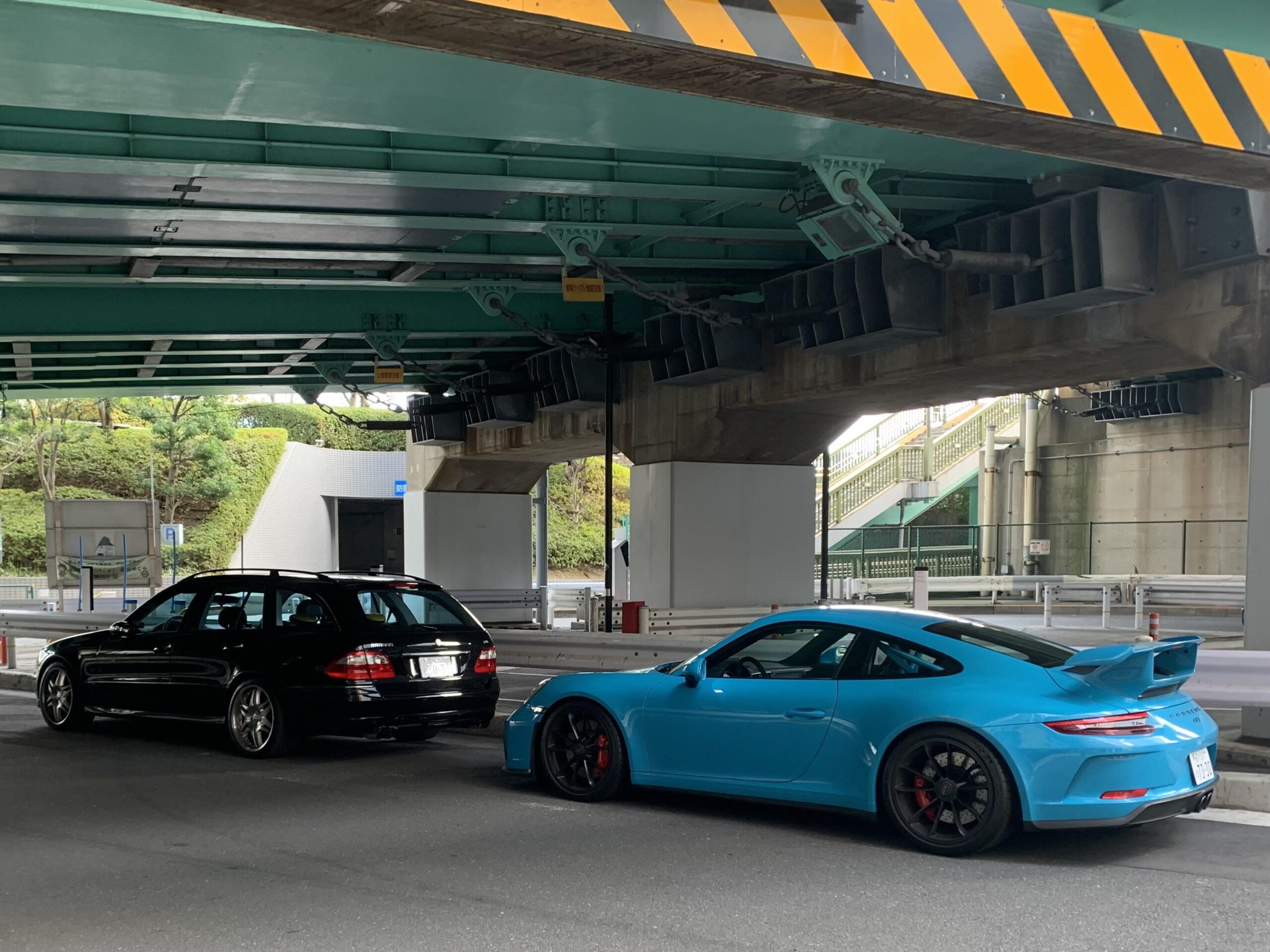 [Porsche 911 GT3] and [unknown] Brabus in Tokyo, Japan. - EVSHIFT