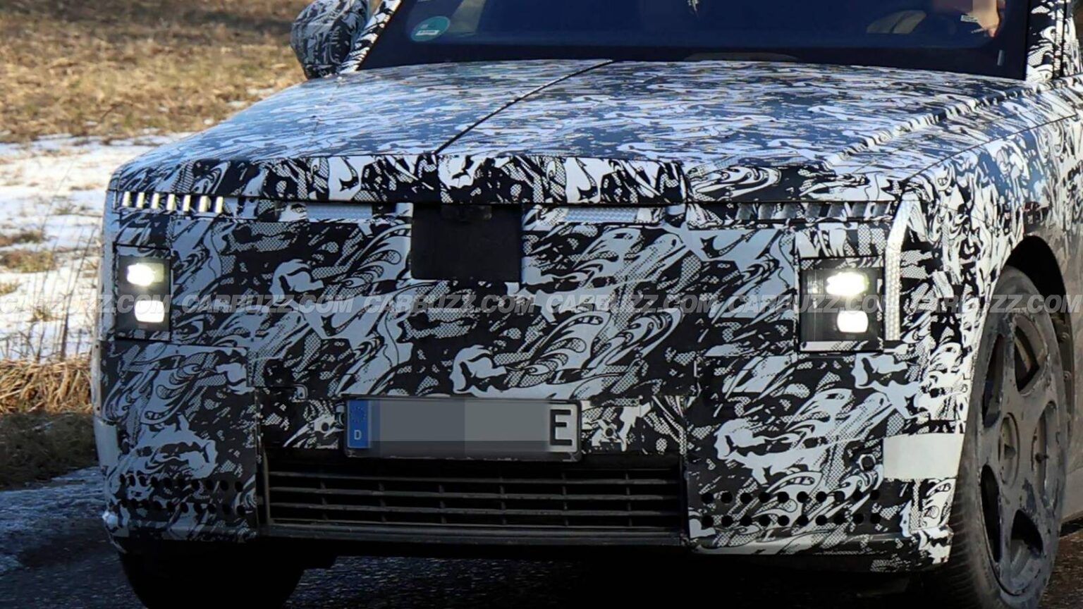 New Rolls-Royce Spy Photos Show An Absolutely Filthy SUV - EVSHIFT