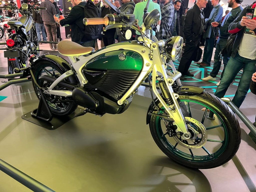 Royal Enfield's Flying Flea electric motorcycles launching early '26 ...