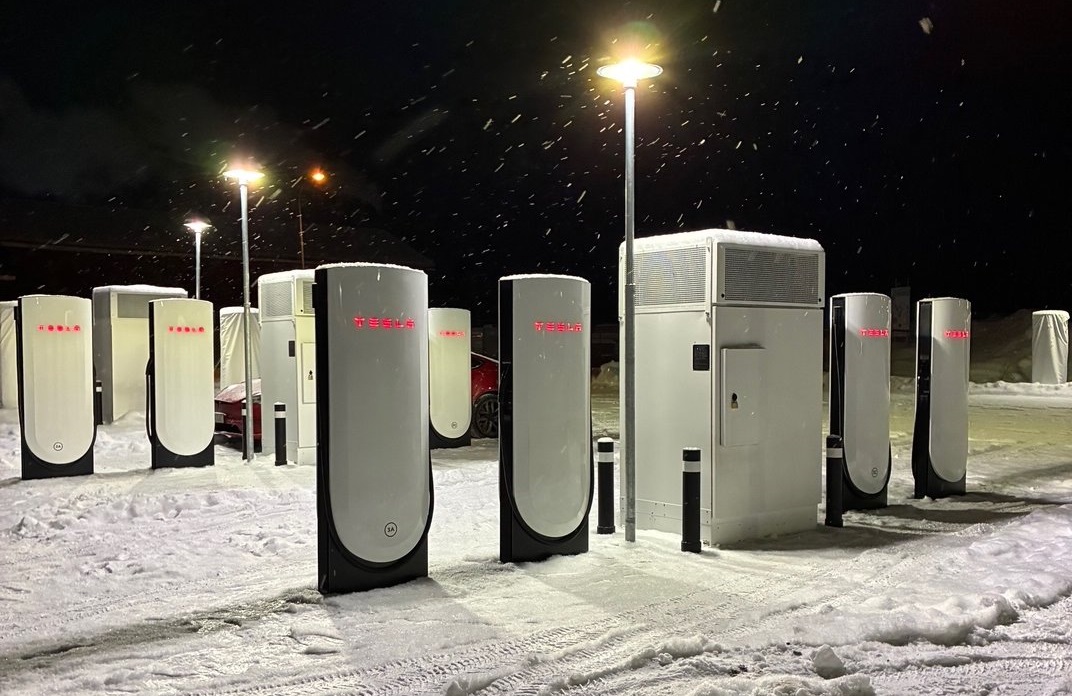 Tesla Giga New York Ends V3 Supercharger Production, Switches To V4 ...
