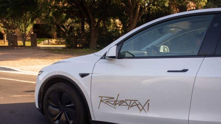 Tesla Robotaxi takes a big step toward Elon Musk's ultimate vision ...