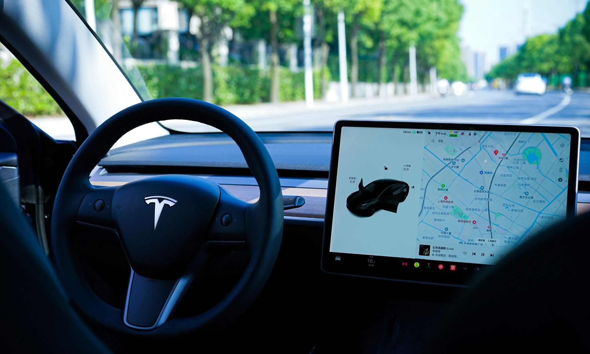 Chinese drivers have figured out a silly way to fool Tesla Autopilot ...