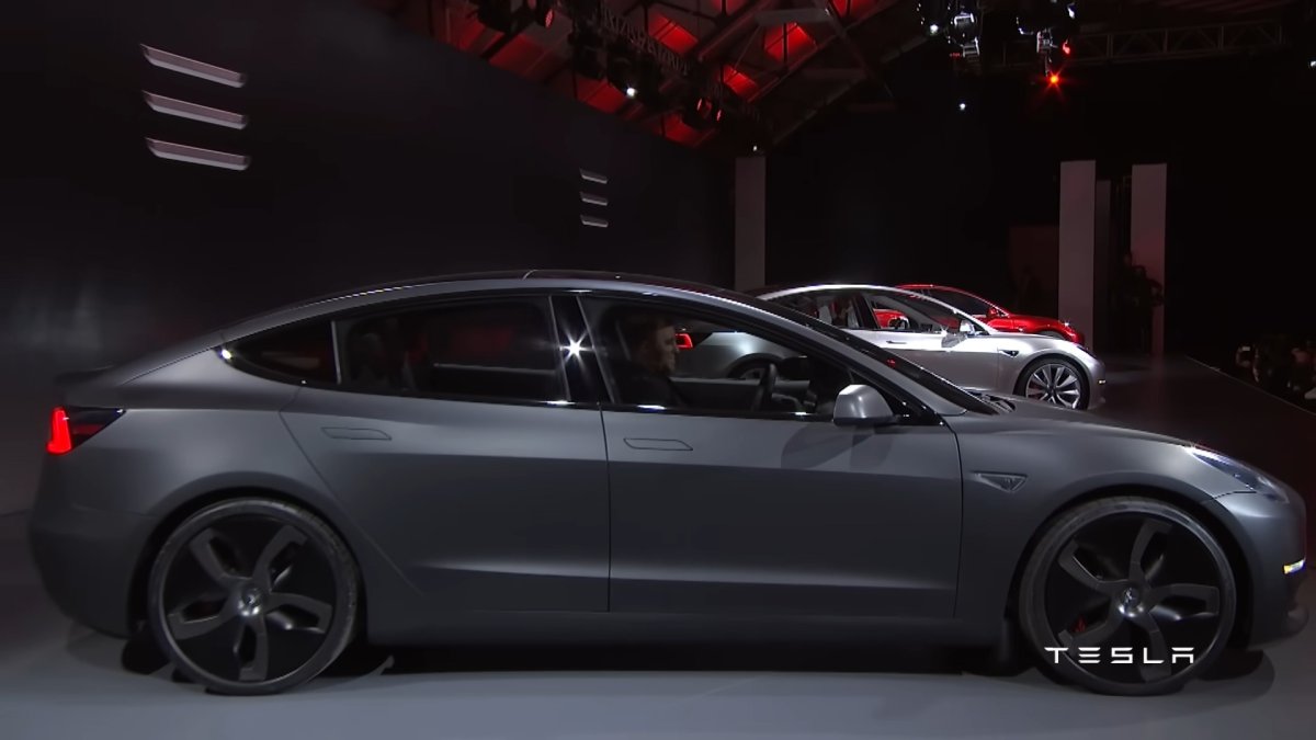Tesla Model 3: Features That Never Made It From Prototype to Production ...