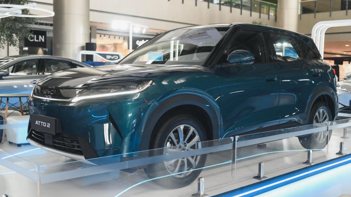 BYD Atto 2 DM-i 2026: PHEV crossover on preview at SM City Clark - EVSHIFT